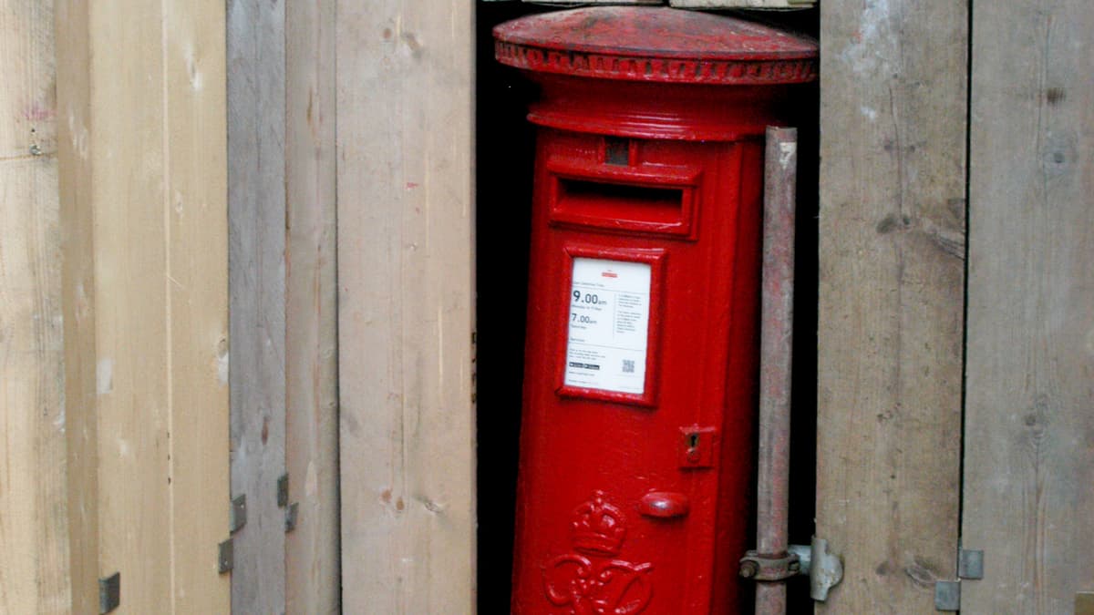 Postbox regains its freedom | rossgazette.com
